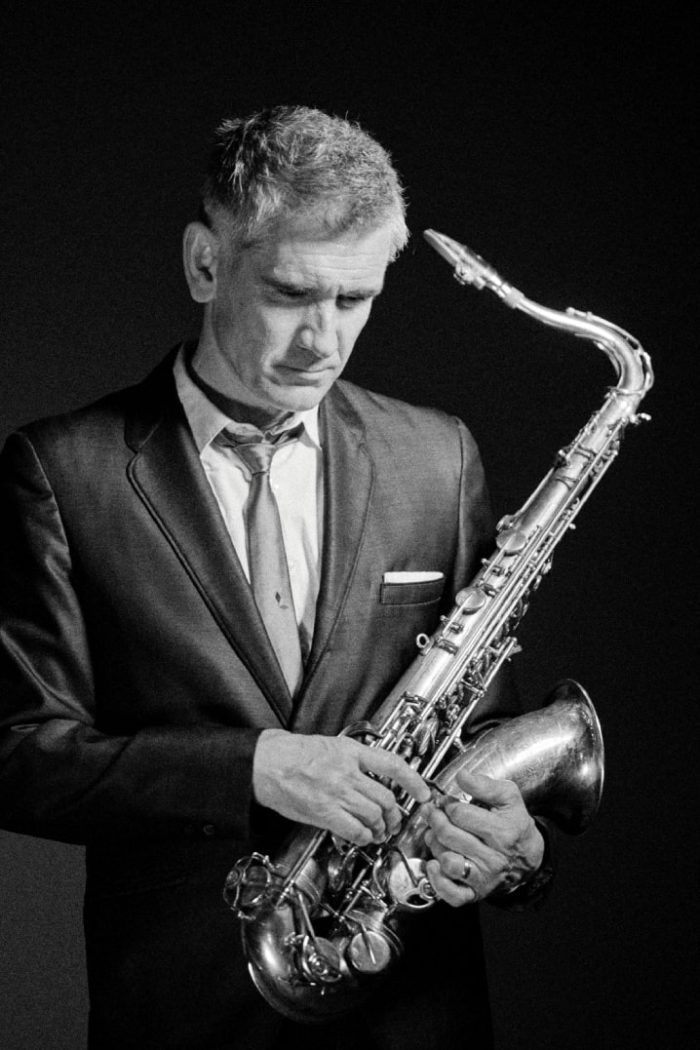 Curtis Stigers | Singer, Songwriter, Saxophonist